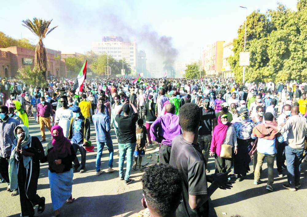 مبادرة أممية لإنهاء أزمة السودان و«الرباعية ترحب صحيفة الخليج