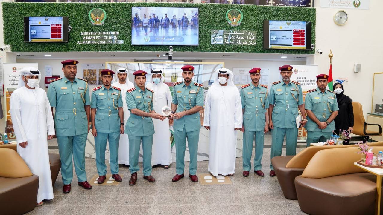 شرطة عجمان تعرض ممارساتها على نظيرتها بالفجيرة صحيفة الخليج