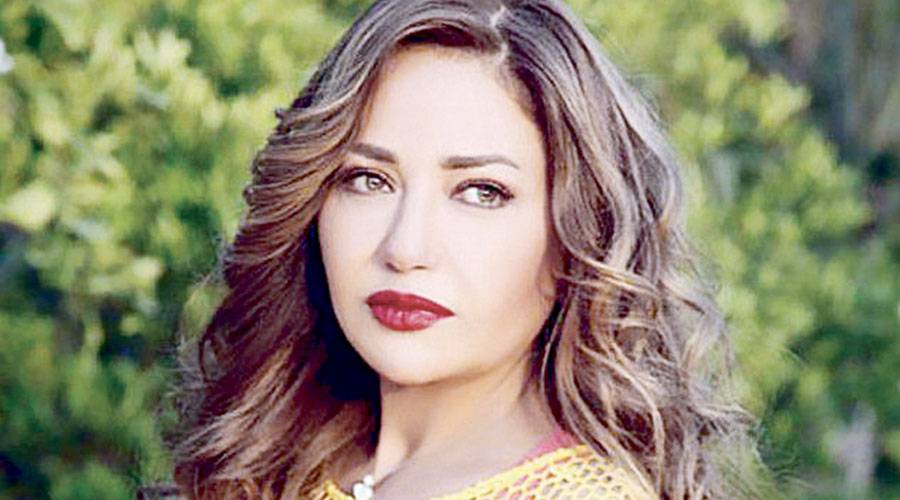ليلى علوي تحتفل بانتهاء تصوير «آل شلبي صحيفة الخليج
