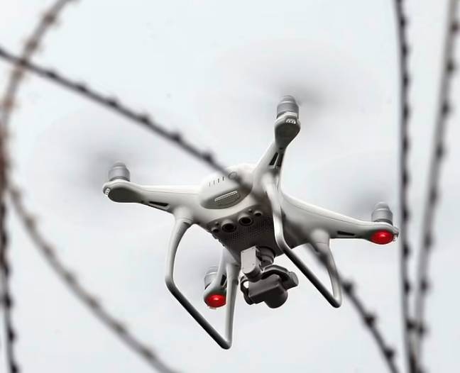 «درون» تحمل مخدرات إلى سجن بريطاني | صحيفة الخليج