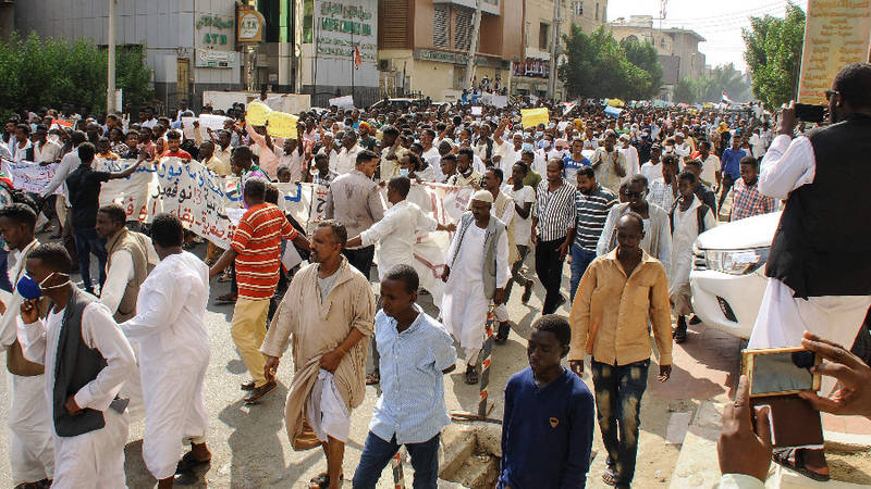 تظاهرات في الخرطوم والأمم المتحدة تناشد ضبط النفس صحيفة الخليج