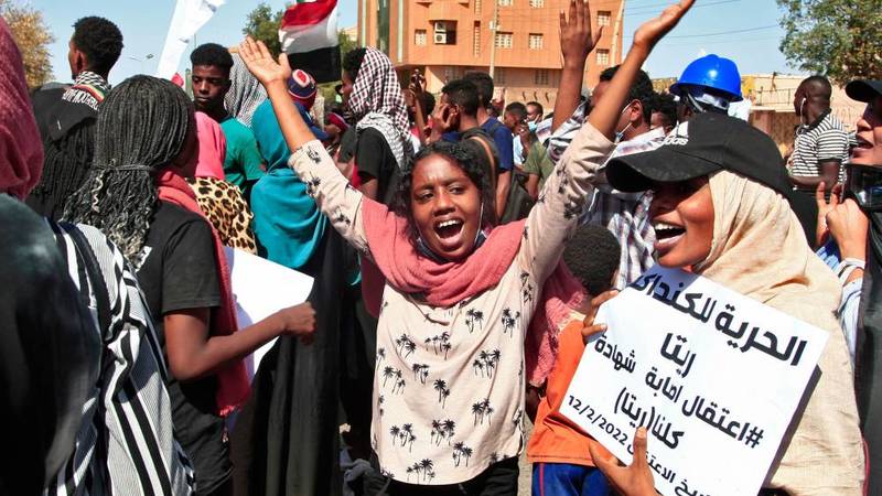 قتيلان بتظاهرات في الخرطوم ومدن سودانية تطالب بالحكم المدني صحيفة الخليج