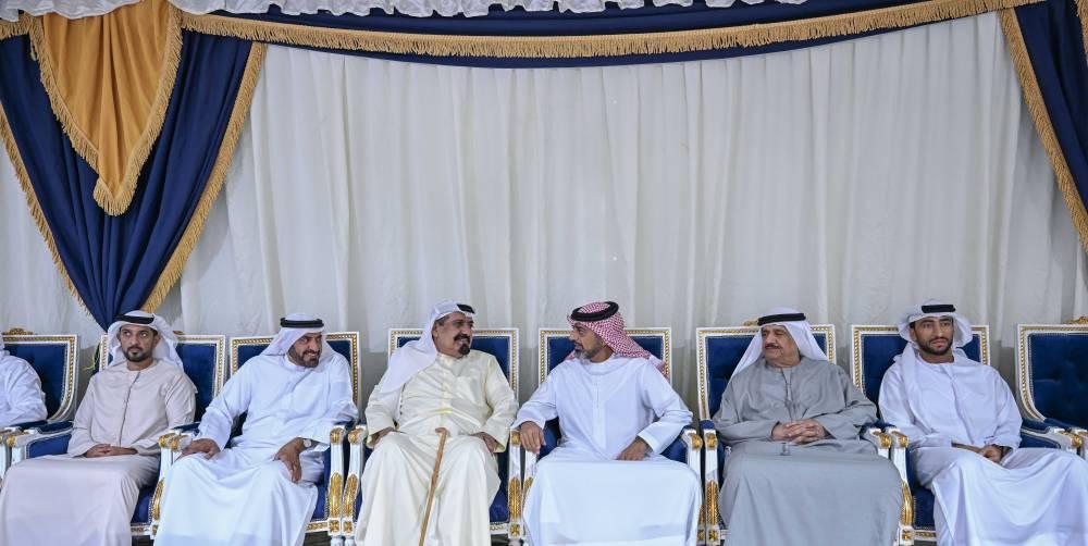 حاكم عجمان وولي عهده يتقبلان التعازي في وفاة أحمد النعيمي صحيفة الخليج