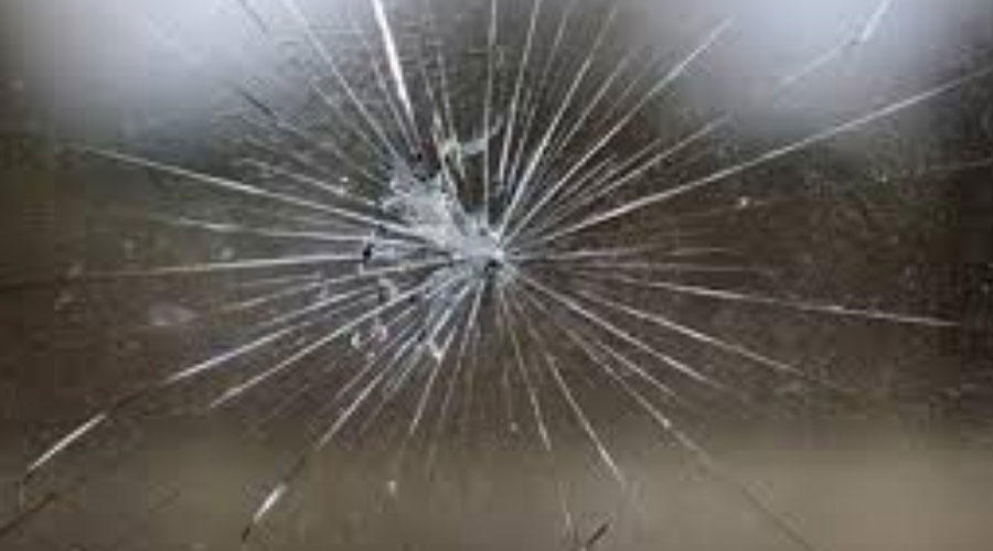 زجاج سيارة يحجز موعداً لإصلاحه | صحيفة الخليج