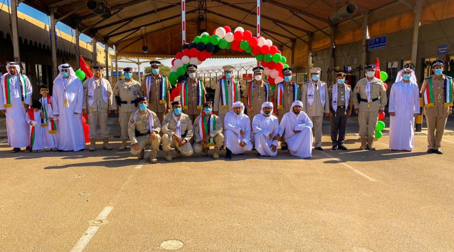 المنافذ البرية تستقبل وفودا عمانية للتهنئة باليوم الوطني الـ49 | صحيفة ...
