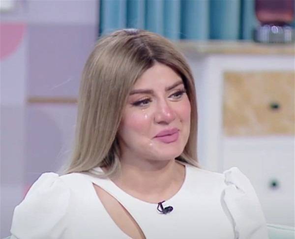 مذيعة مصرية تبكي على الهواء لهذا السبب صحيفة الخليج