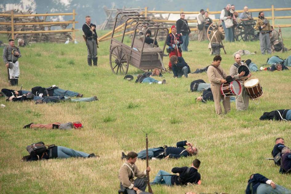 Commemorating the Battle of Gettysburg: A Historic Reenactment and ...