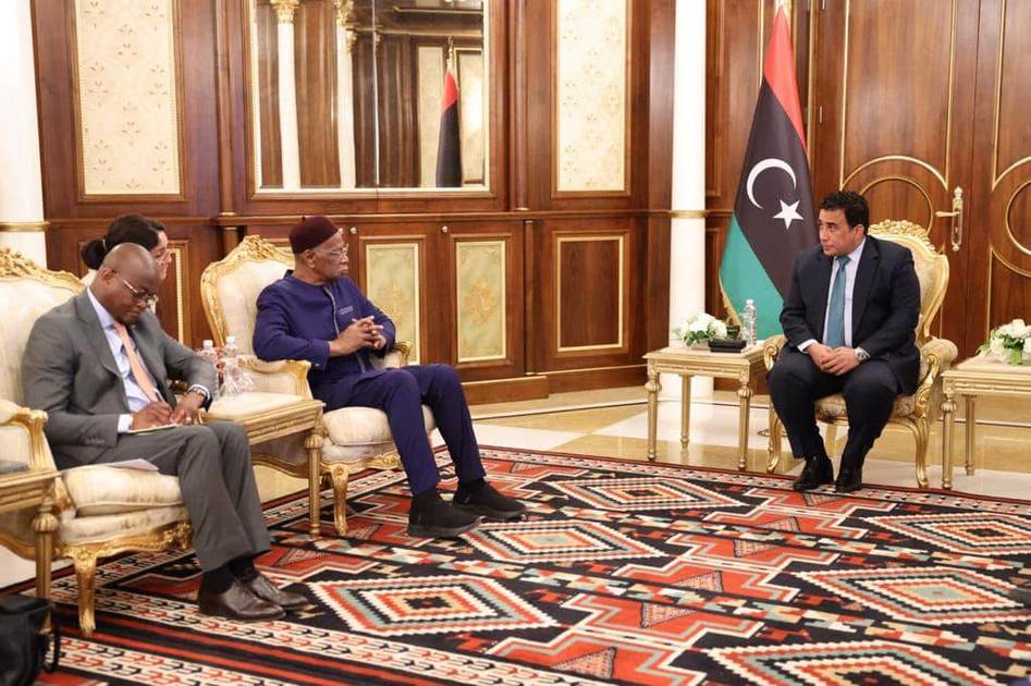 المنفي يبحث مع باتيلي 3 مسارات لتحقيق الاستقرار في ليبيا | صحيفة الخليج