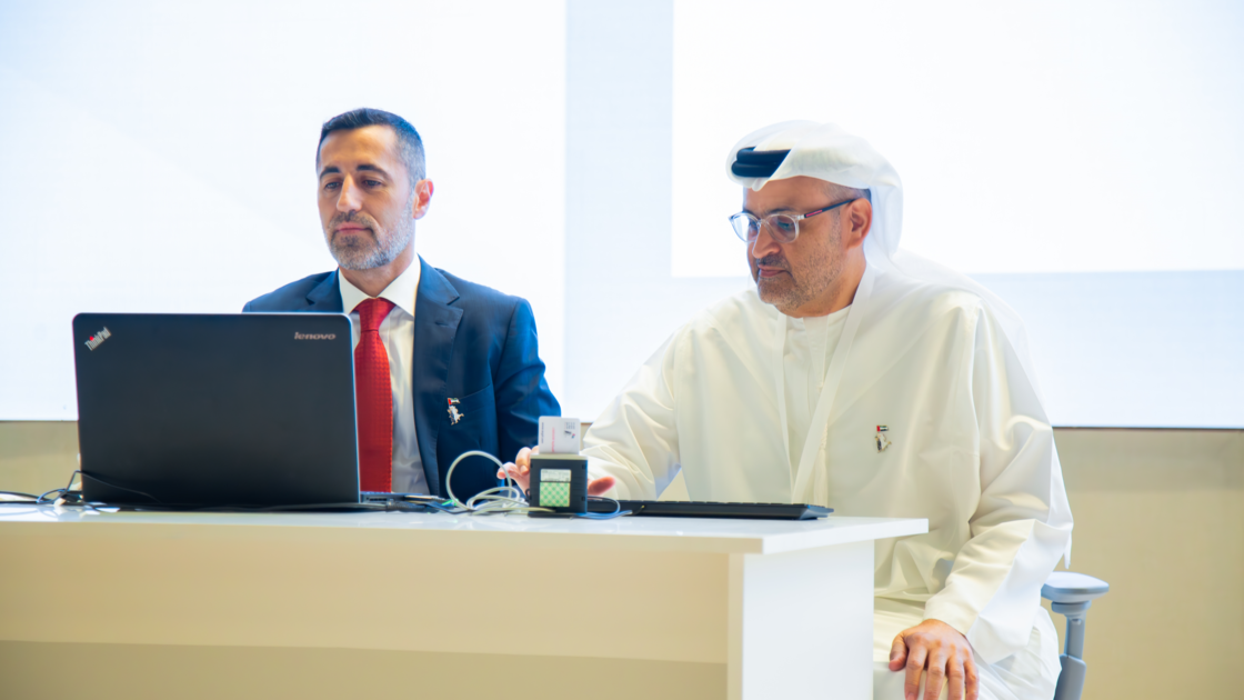 فيديو | تفعيل بطاقات «التصويت الإلكتروني وعن بُعد» لانتخابات «الوطني ...