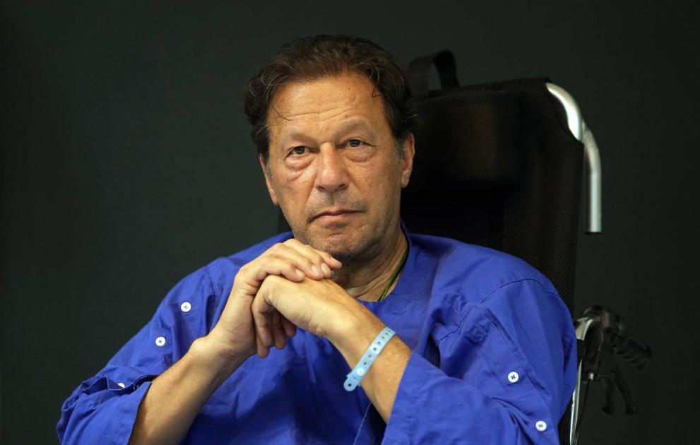 عمران خان يمثل أمام المحكمة العليا في باكستان عبر «رابط فيديو صحيفة